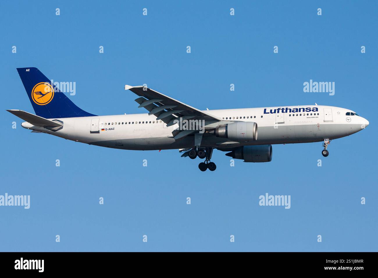 German Lufthansa Airbus A300-600 with registration D-AIAZ on final for ...