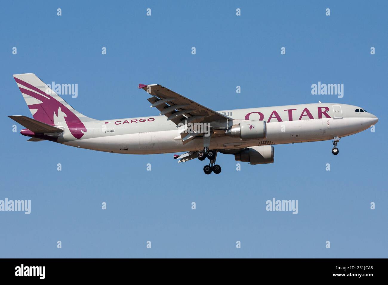 Qatar Airways Cargo Airbus A300-600F with registration A7-ABY on final ...