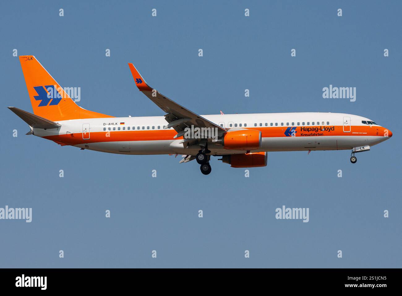 German TUIfly Boeing 737-800 in Hapag-Lloyd Kreuzfahrten livery with ...