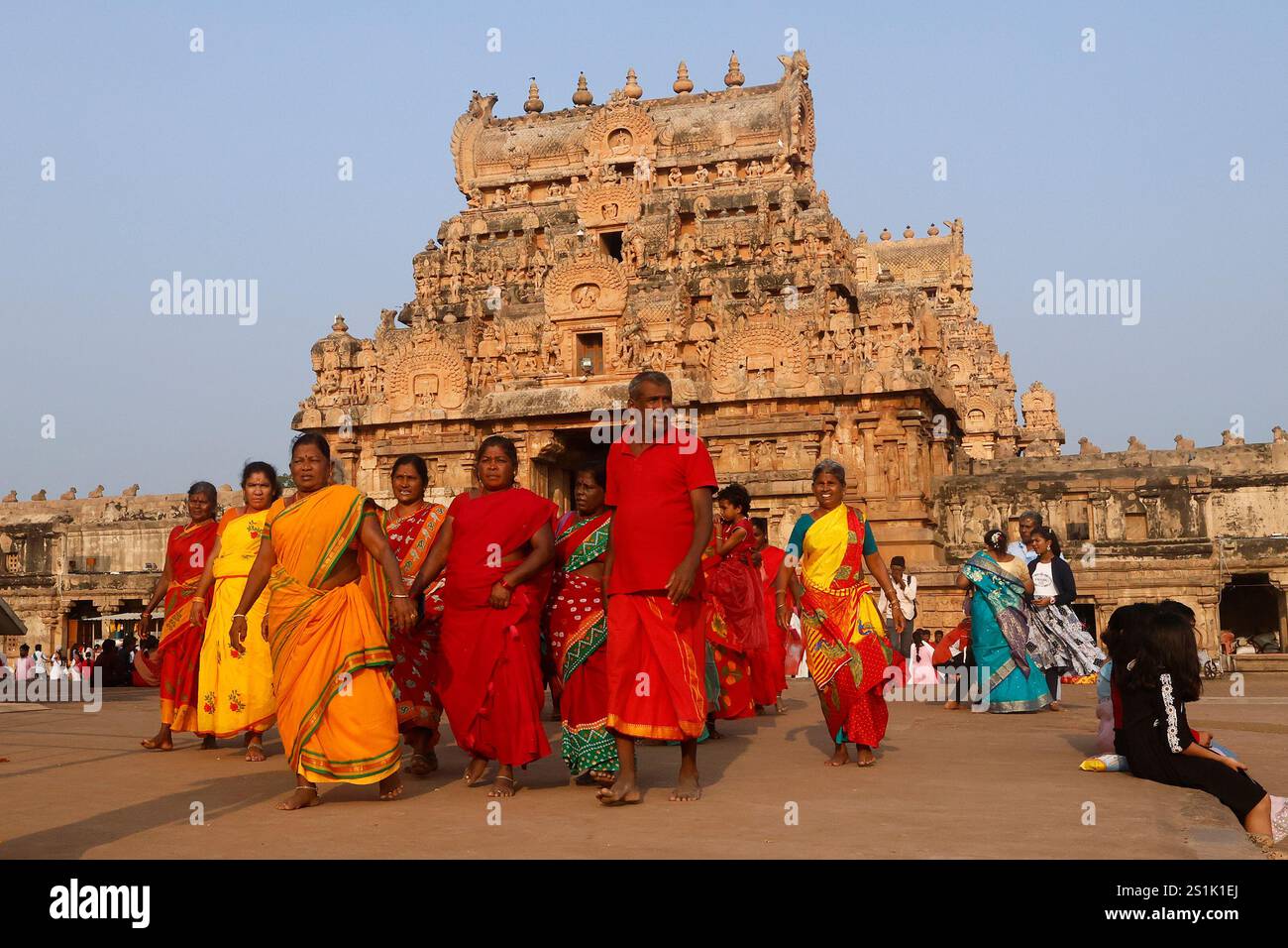 Pilgrims at the Brihadisvara Temple in Thanjavur, Tamil Nadu, India ...