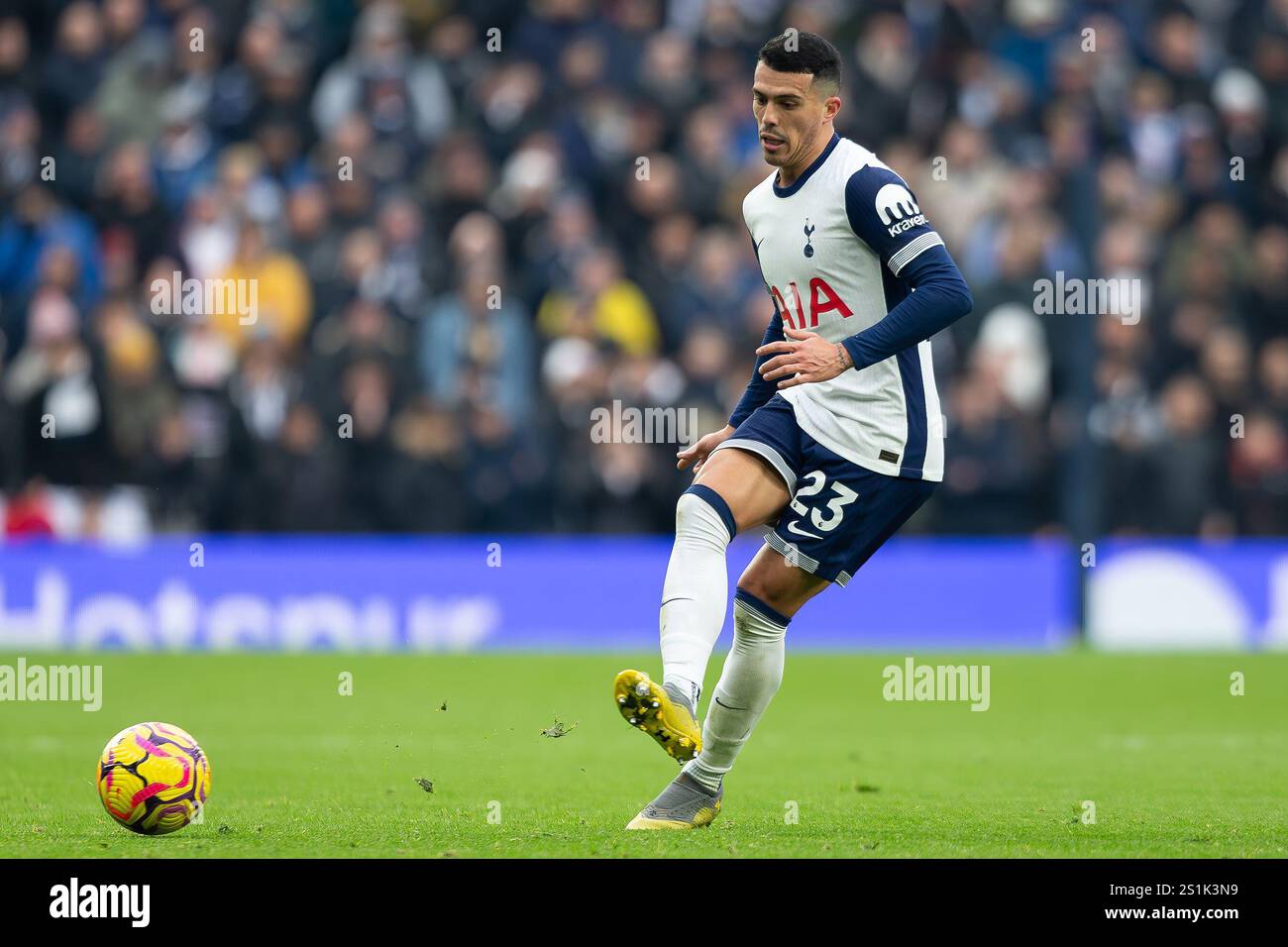 London, UK. 4th Jan, 2025. Tottenham Hotspur defender Pedro Porro (23 ...