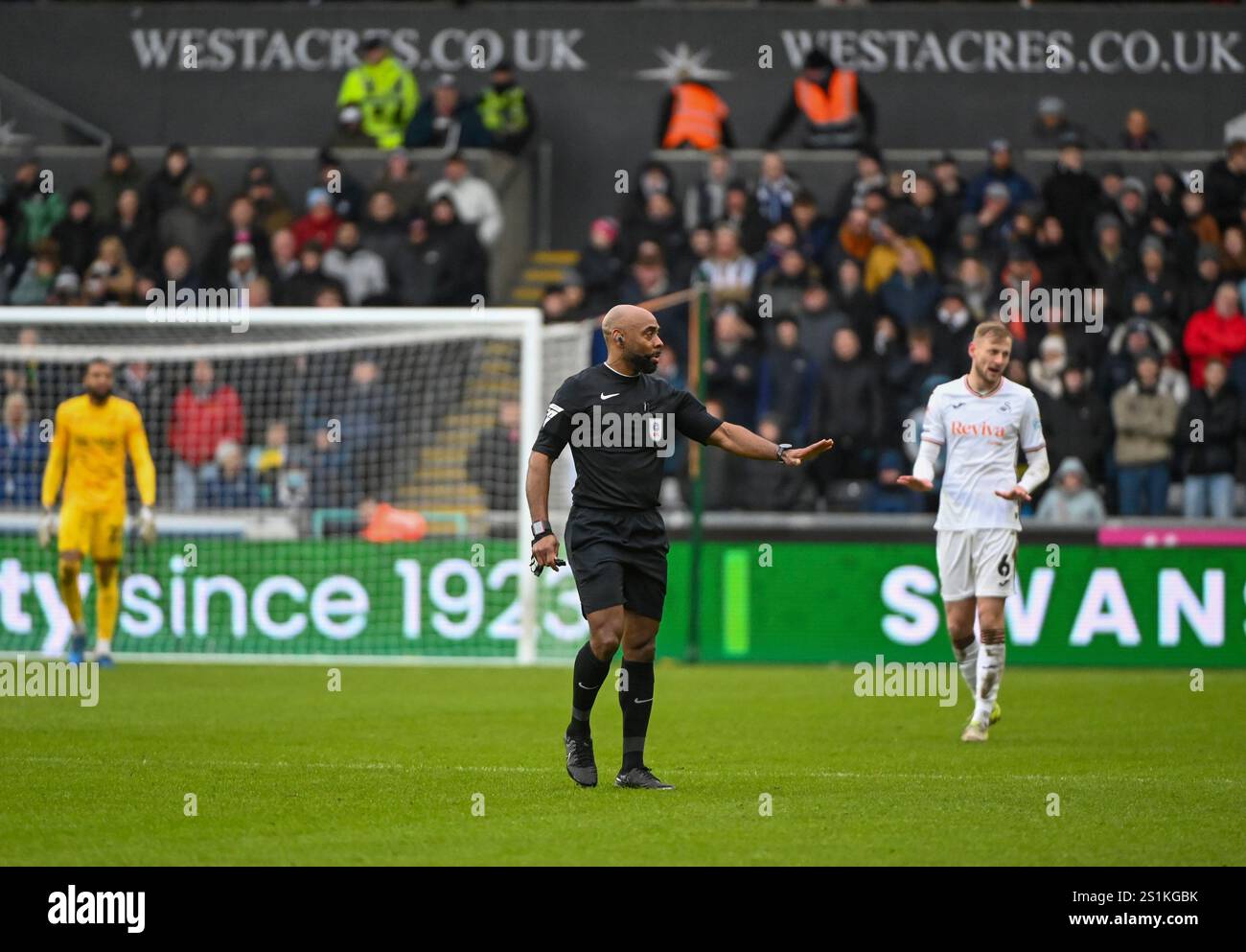 Swansea.com Stadium, Swansea, UK. 4th Jan, 2025. EFL Championship ...