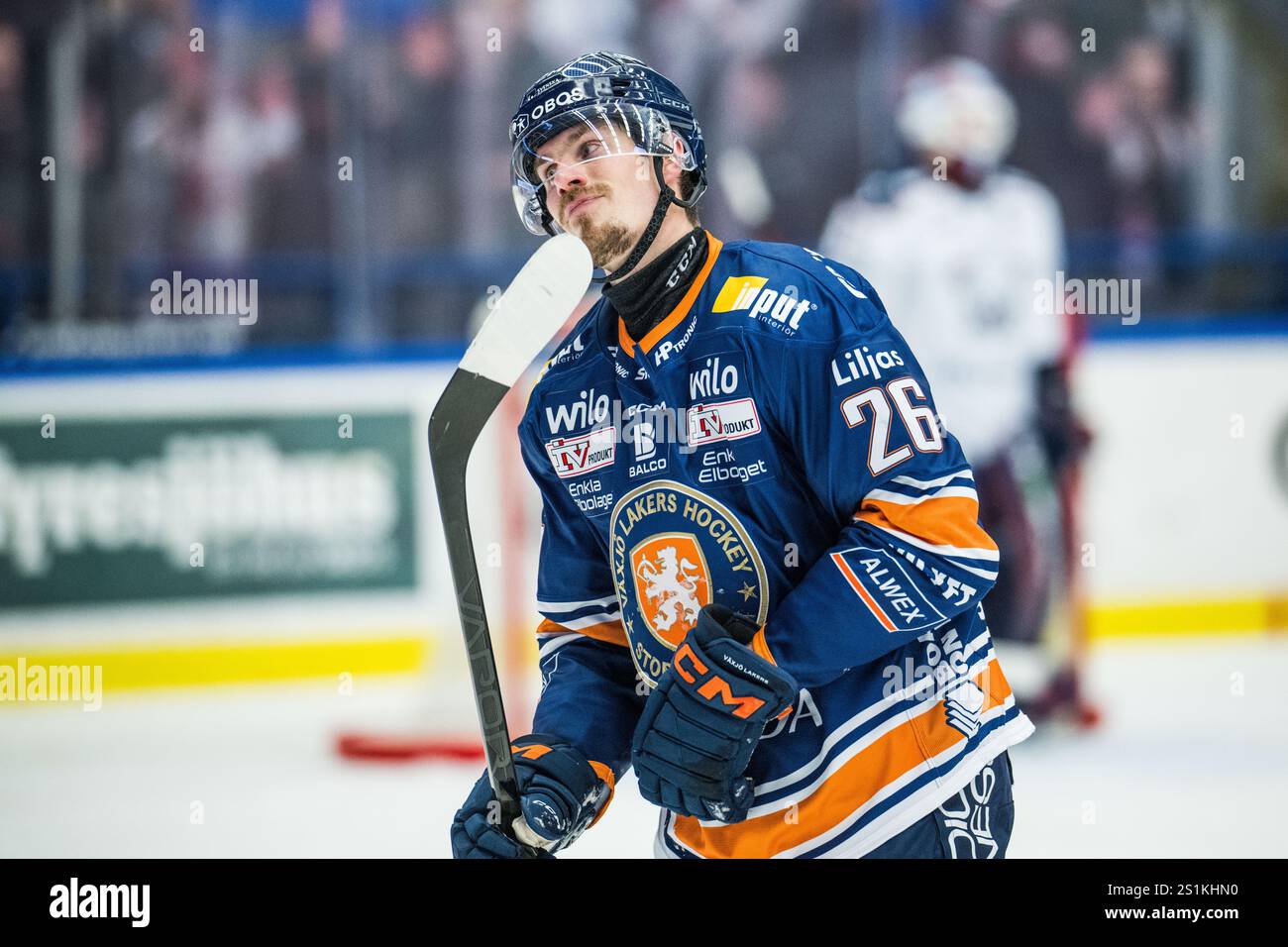250104 Växjös Emil Larsson deppar under ishockeymatchen i SHL mellan Växjö och Linköping den 4 ...