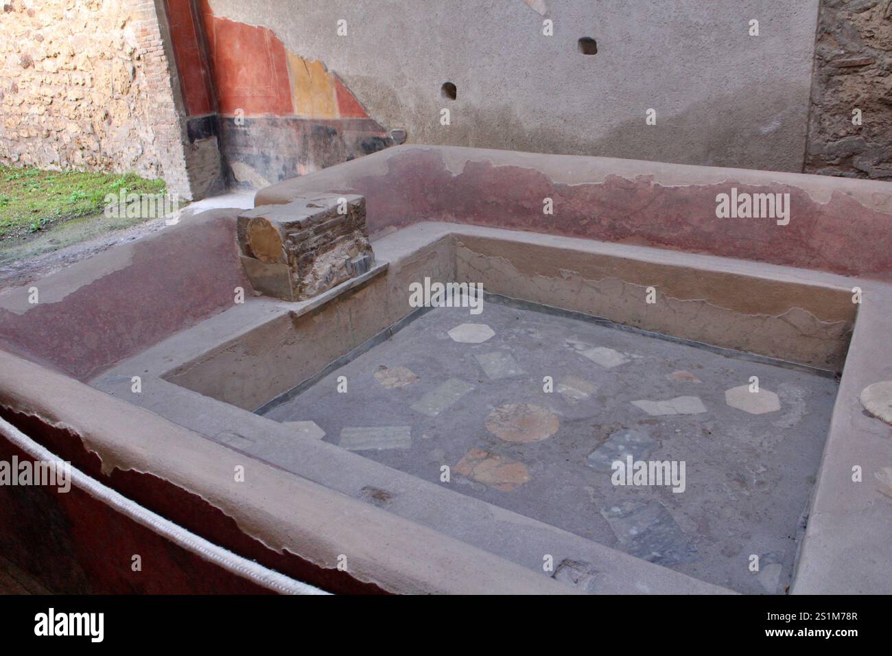 Fullery (laundry shop) of Stephanus ruins in Pompeii near Naples, Italy ...
