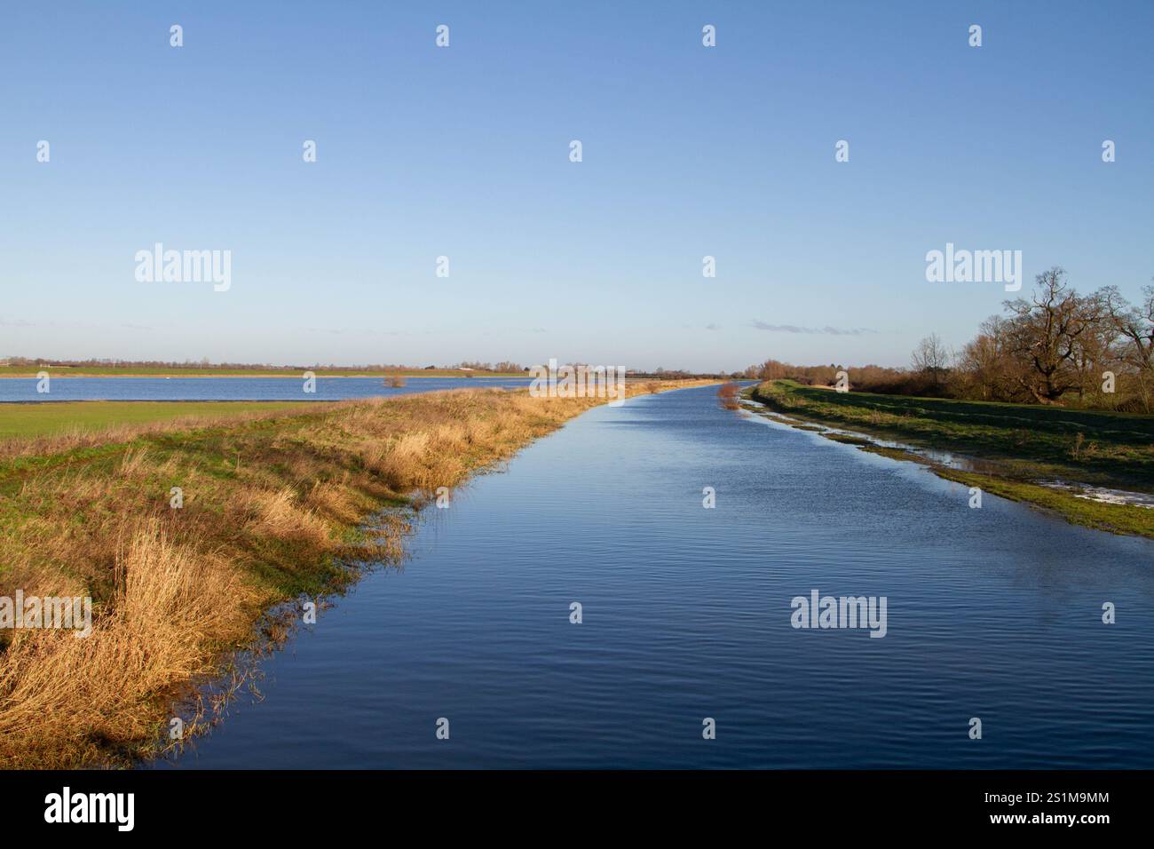 The New Bedford River and the Ouse Washes flooded at Sutton Gault ...