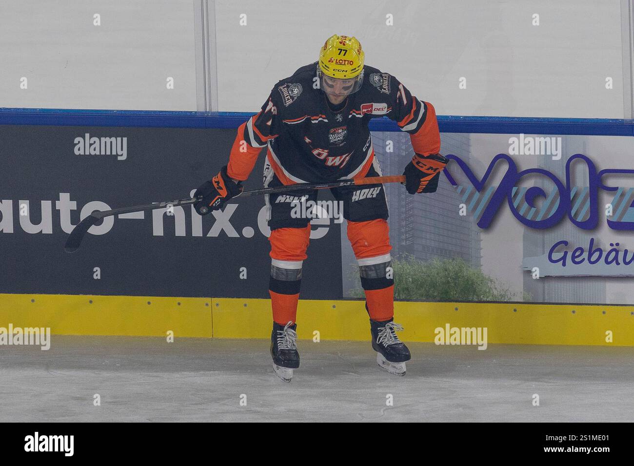 Frankfurt, Deutschland. 04th Jan, 2025. Daniel Pfaffengut (L?wen ...