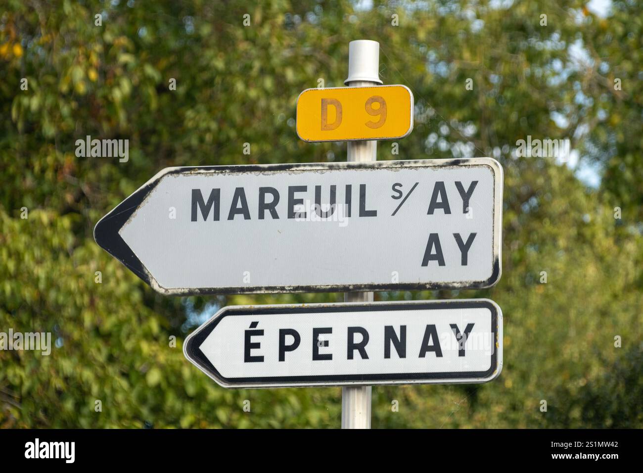 Road signes, directions and places of destinations, Gran Cru villages ...