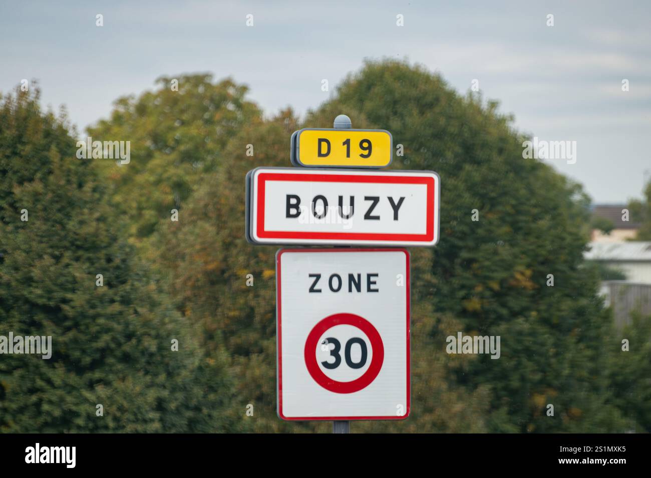 Road signes, directions and places of destinations, Gran Cru villages ...