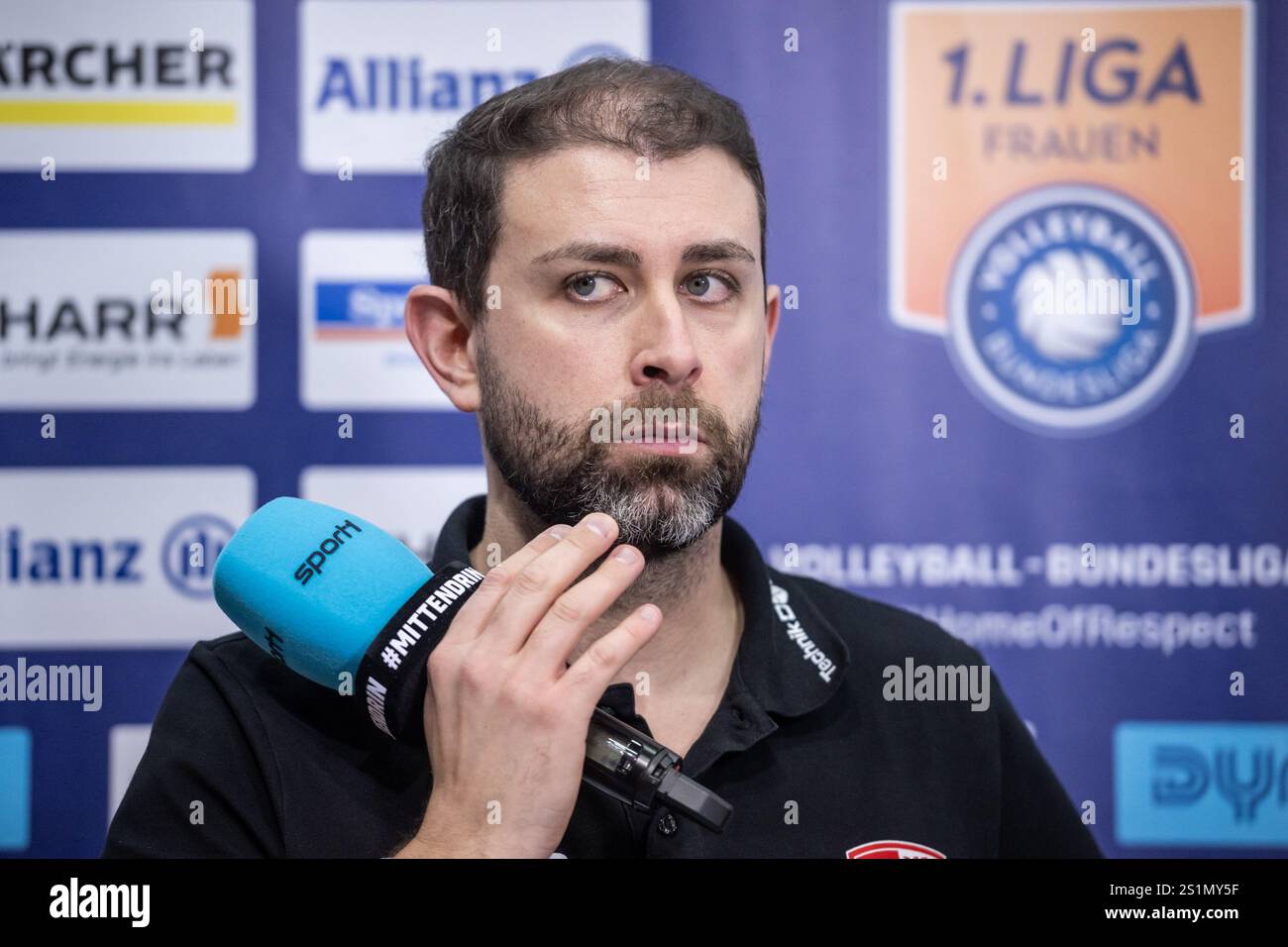 Riccardo Boieri (SC Potsdam, Head-Coach) mit sport1 - Mikrofon / im ...