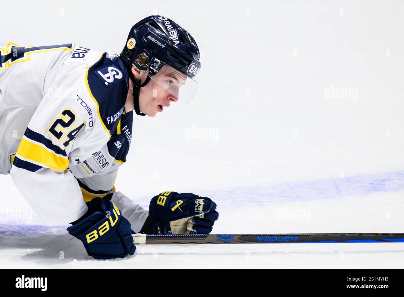 250104 HV71s Oscar Fisker Molgaard deppar under ishockeymatchen i SHL mellan Malmö Redhawks och ...