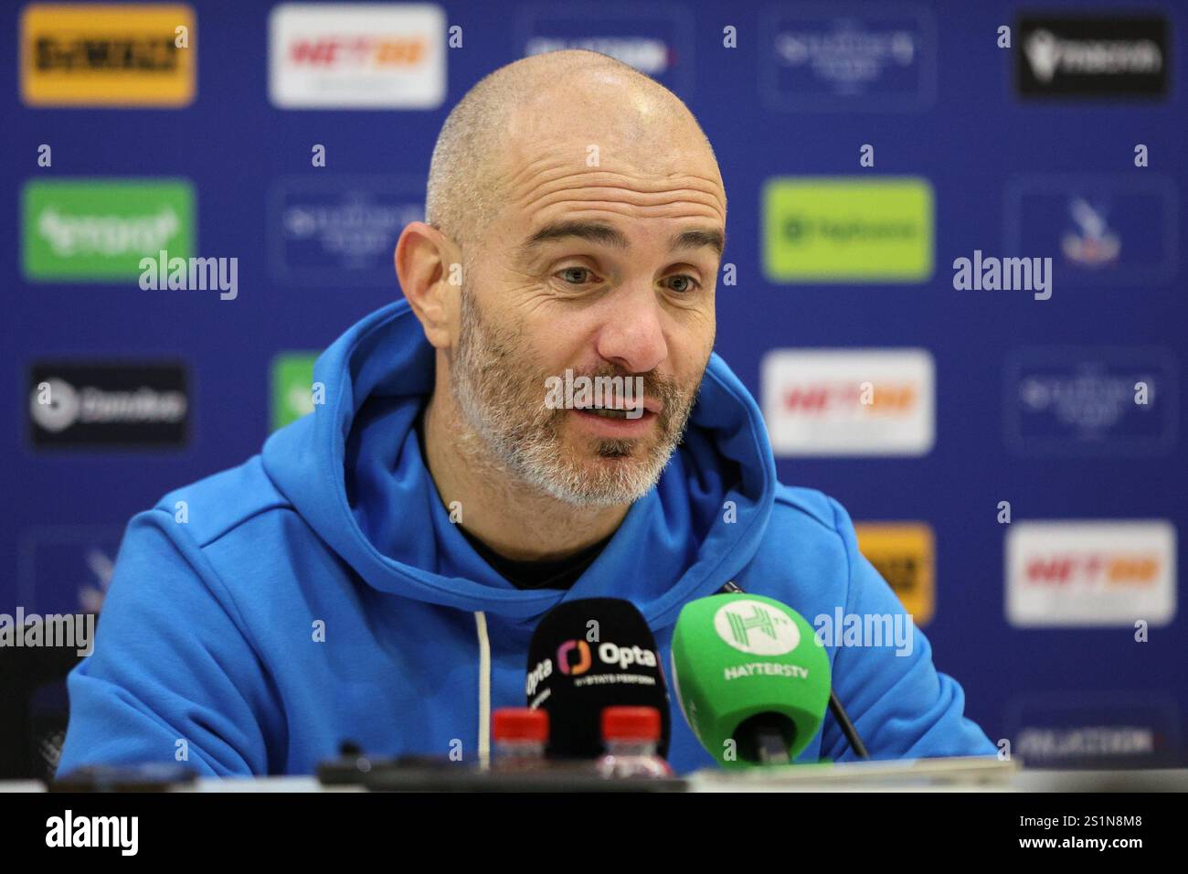 LONDON, UK - 4th Jan 2025: Chelsea Head Coach Enzo Maresca talks to the ...