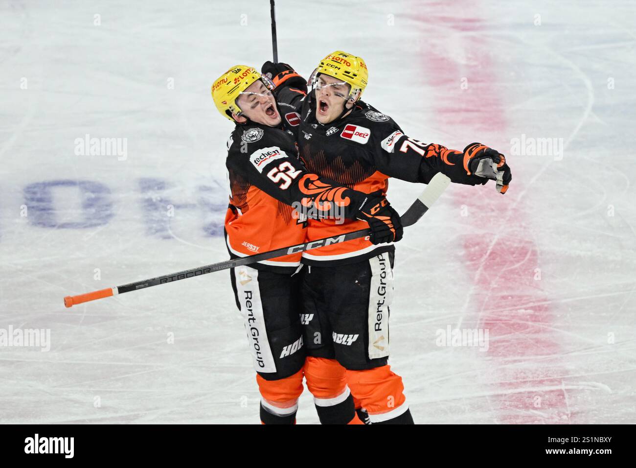 04 January 2025, Hesse, Frankfurt/Main: Ice hockey: DEL, Löwen Frankfurt - Adler Mannheim, Main ...