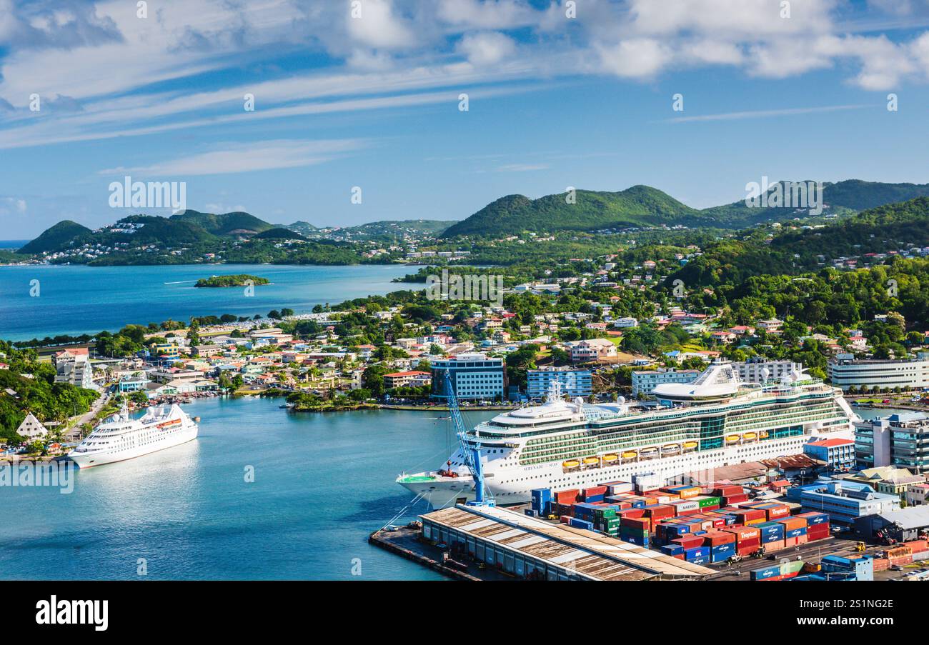 Citiscape with Royal Caribbean Seranade of the Seas docked at Pointe ...