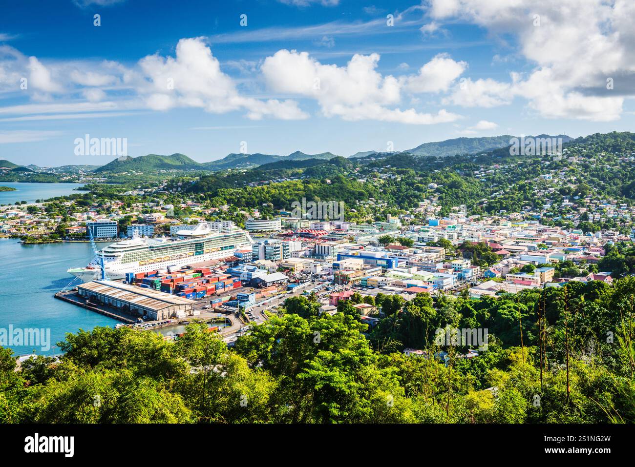 Citiscape with Royal Caribbean Seranade of the Seas docked at Pointe ...