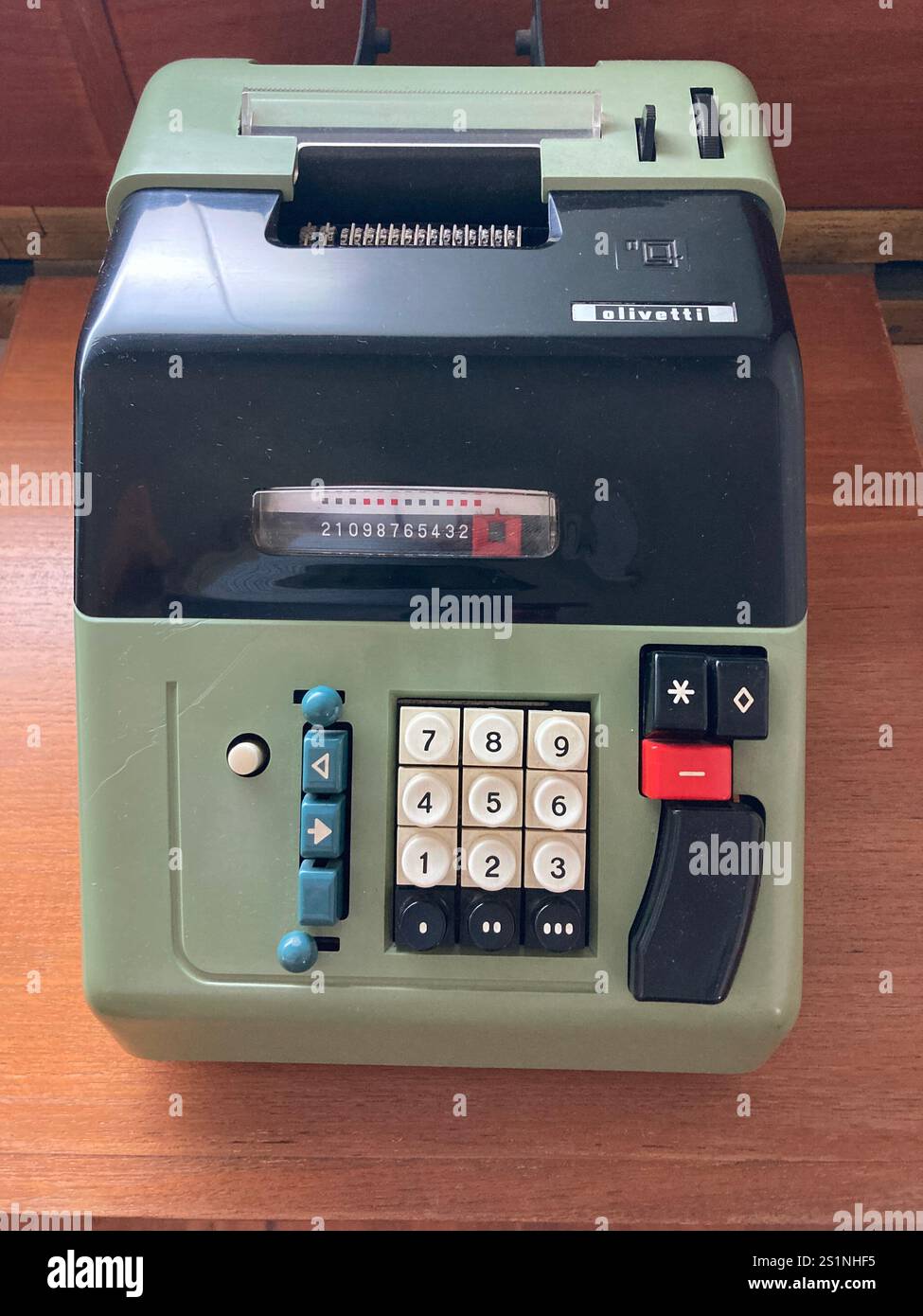 Old Olivetti counting machine Stock Photo - Alamy