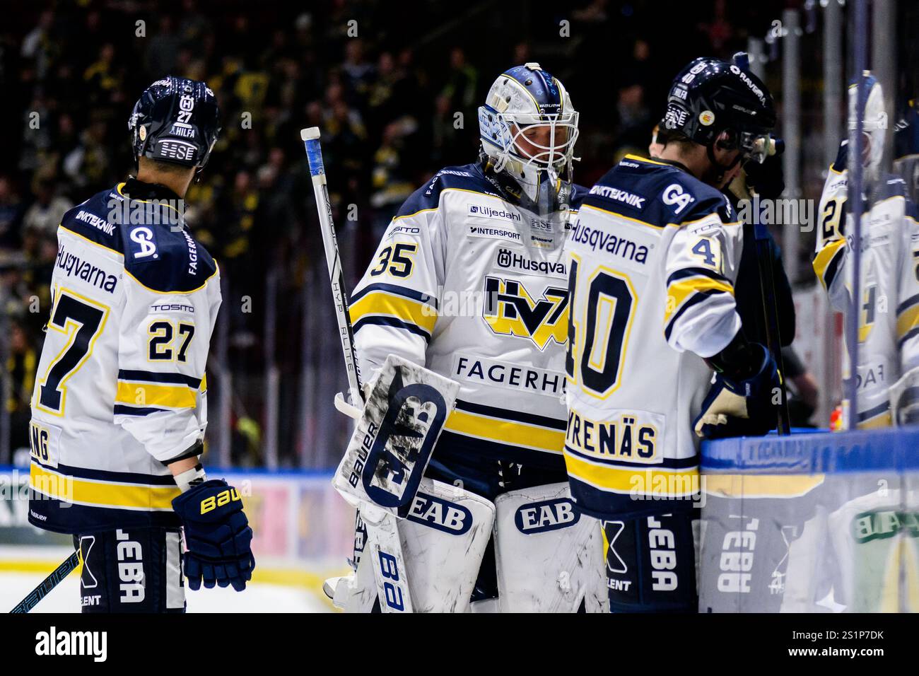 250104 HV71s Jonathan Ang, målvakt Olof Glifford och Oskar Stål-Lyrenäs ...