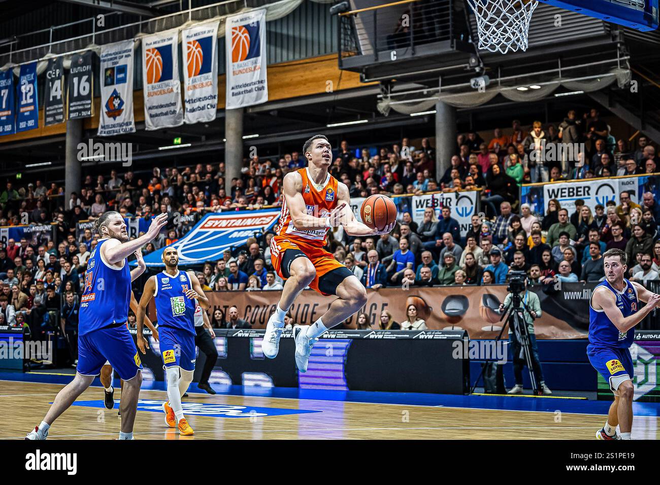 Isaiah Roby (Ratiopharm Ulm, #15) GER, Sytainics MBC vs. ratiopharm Ulm ...