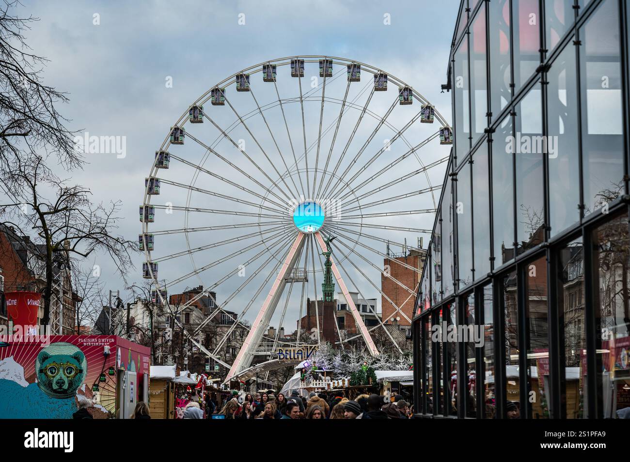Big ferris wheel at the Christmas market in Brussels Old Town, Belgium ...