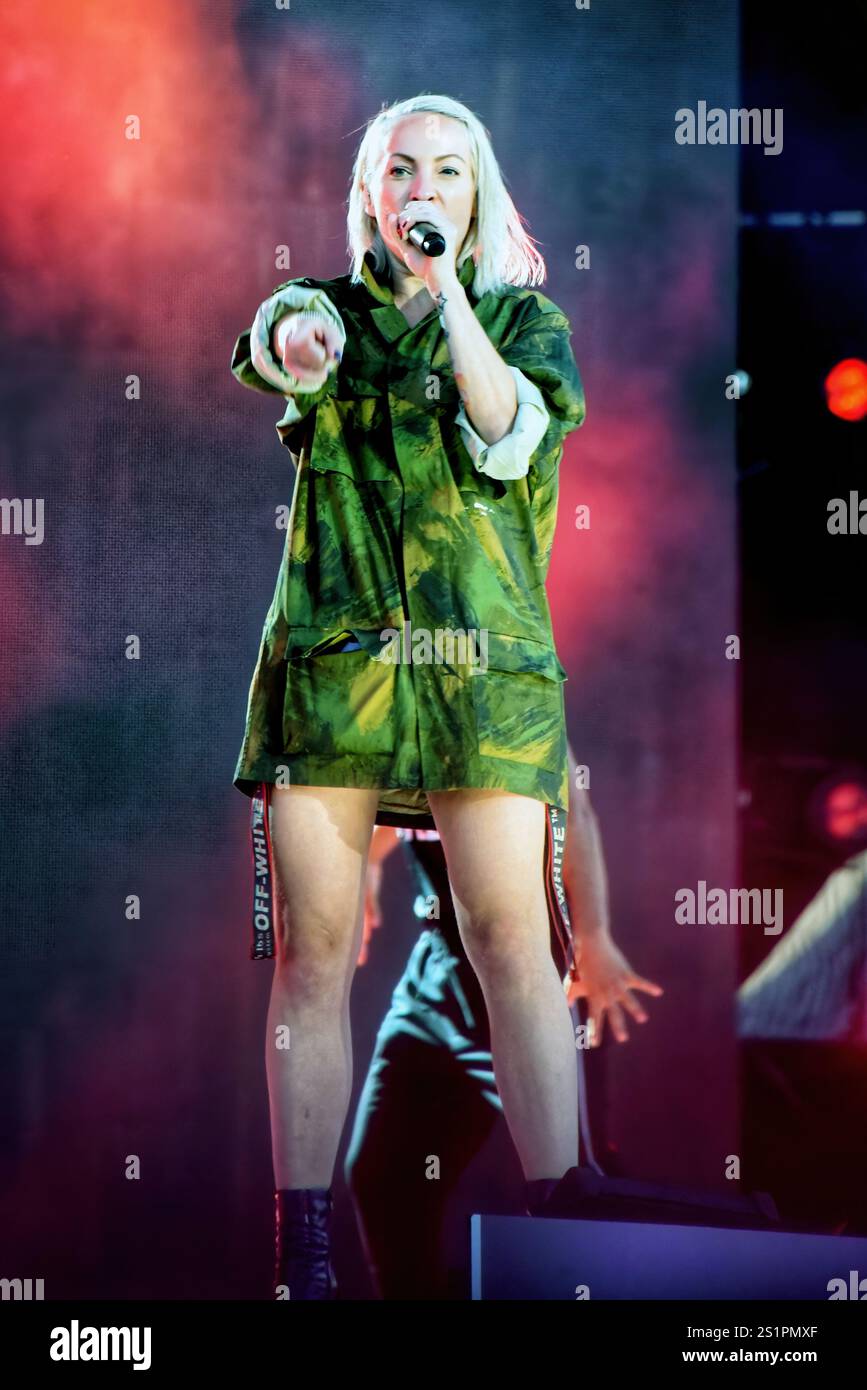 Marie mai singer hi-res stock photography and images - Alamy