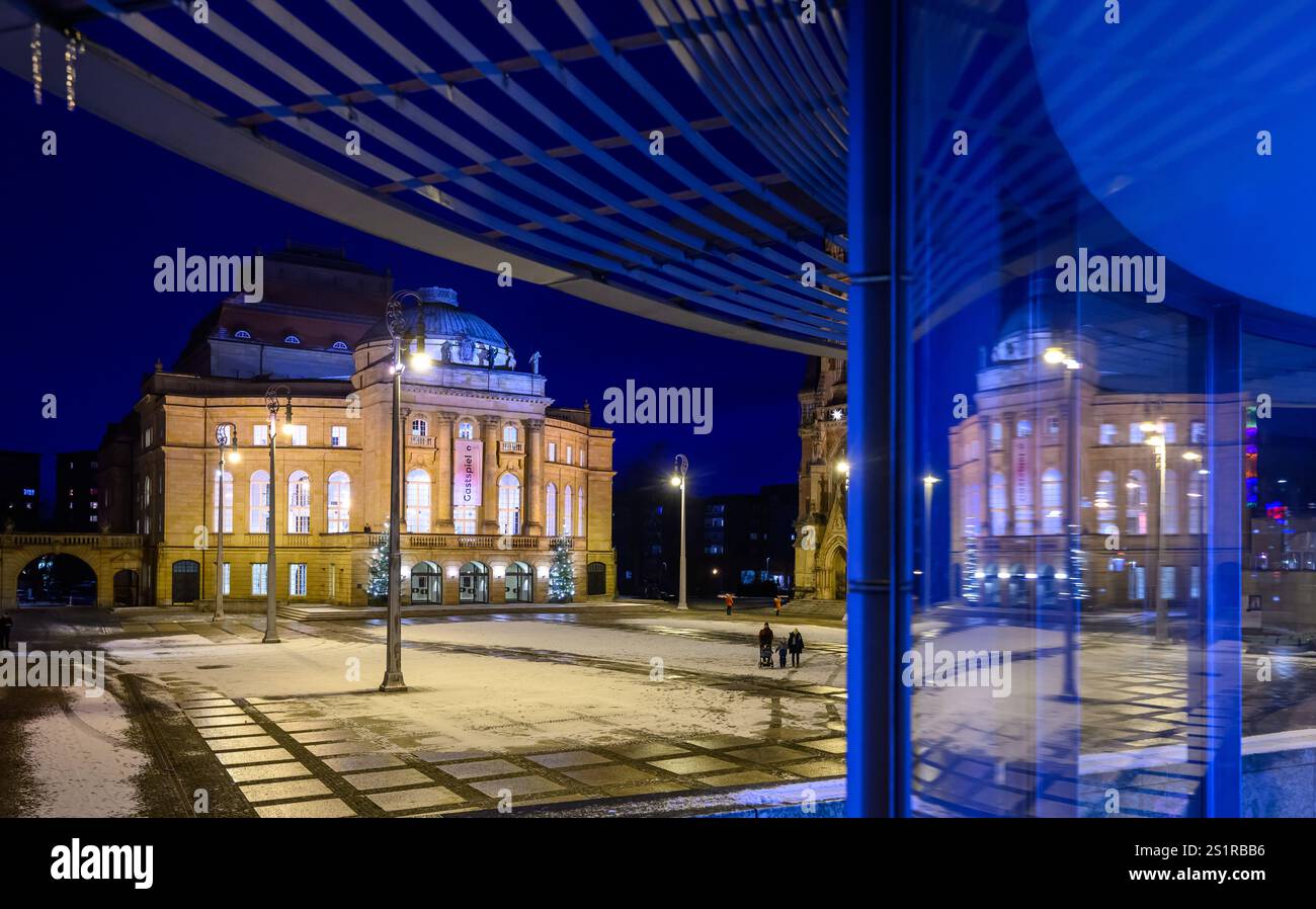 PRODUCTION - 04 January 2025, Saxony, Chemnitz: View of the opera house ...