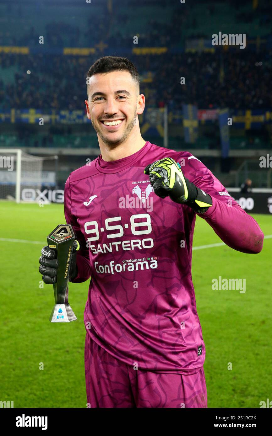 Verona, Italia. 04th Jan, 2025. Verona's goalkeeper Lorenzo Montipo in ...