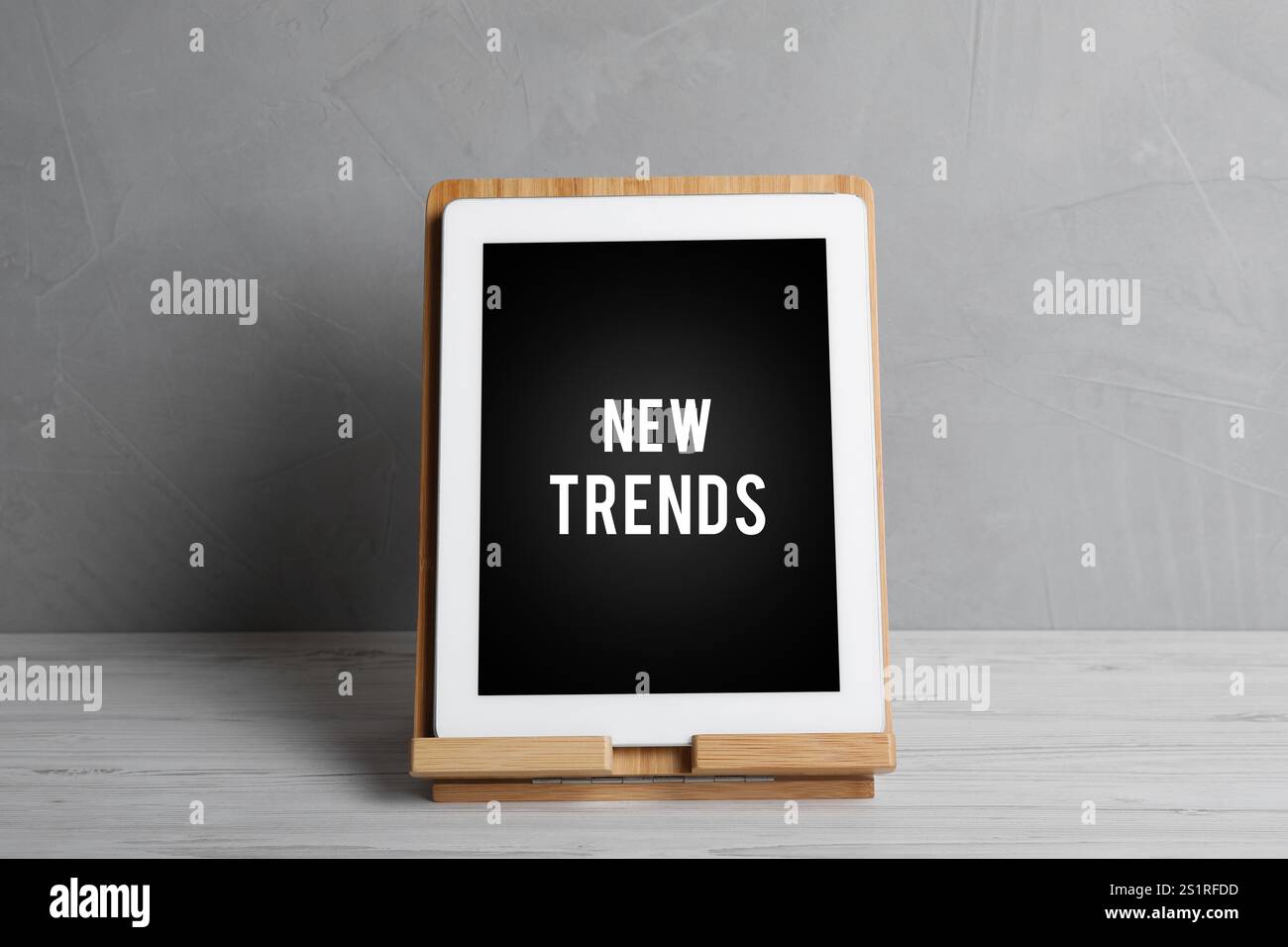 Data trends on screen hi-res stock photography and images - Alamy
