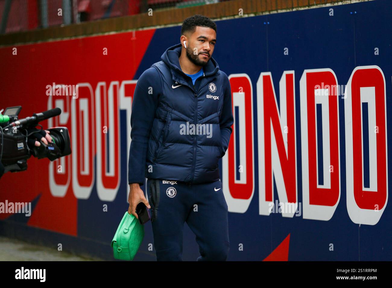 Chelsea Chelsea defender Reece James (24) arrives ahead of the Crystal ...
