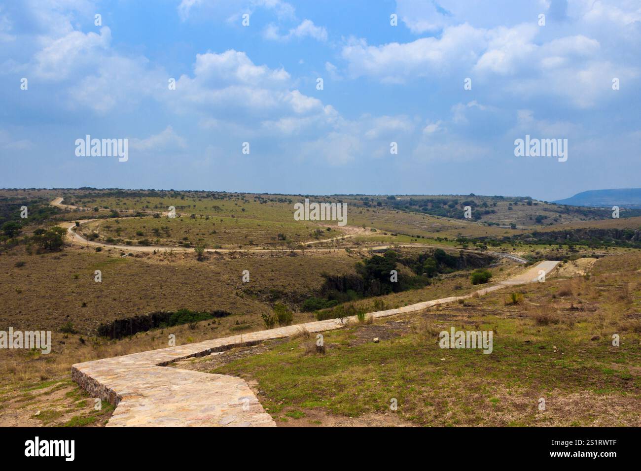 View rolling hills meandering hi-res stock photography and images - Alamy
