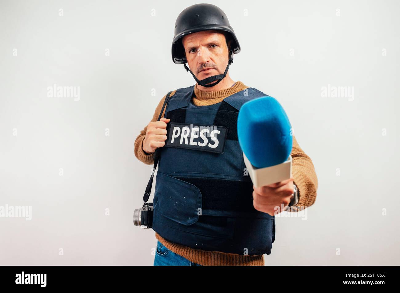 War press reporter hi-res stock photography and images - Alamy