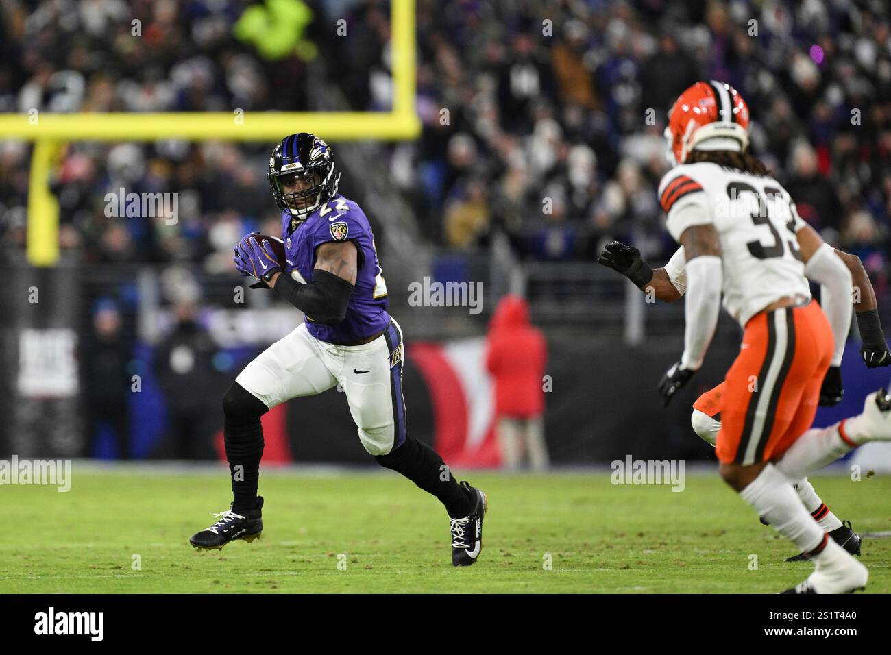 Baltimore Ravens running back Derrick Henry (22)runs with the ball ...