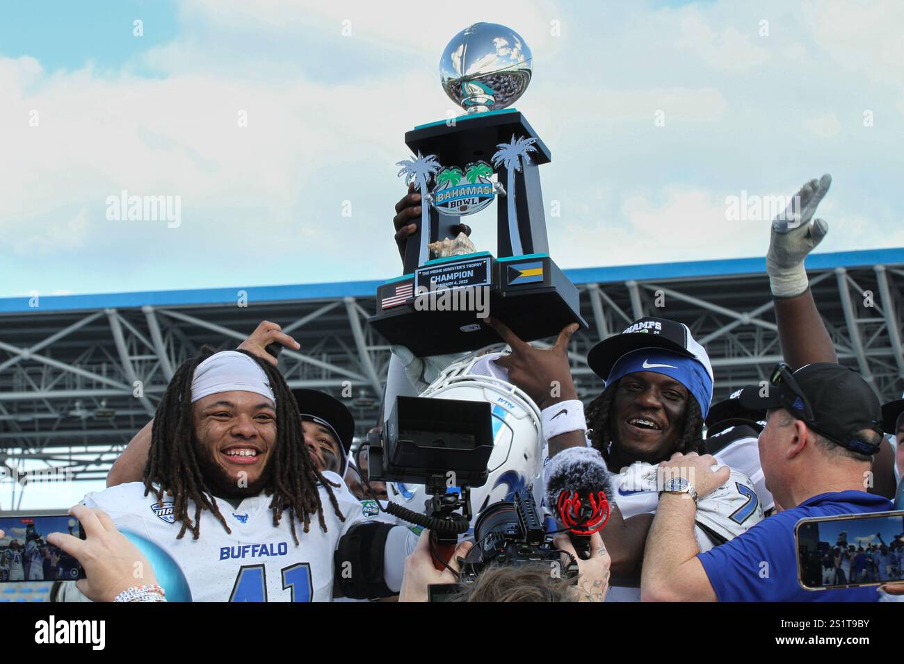 The University of Buffalo Bulls win the 2025 Bahamas Bowl Football ...