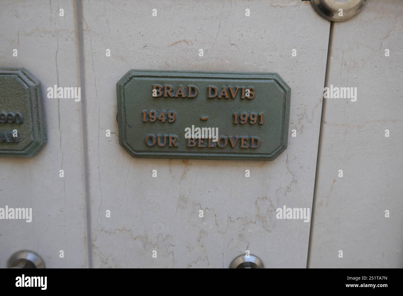 Los Angeles, California, USA 2nd January 2025 Actor Brad Davis Grave in ...