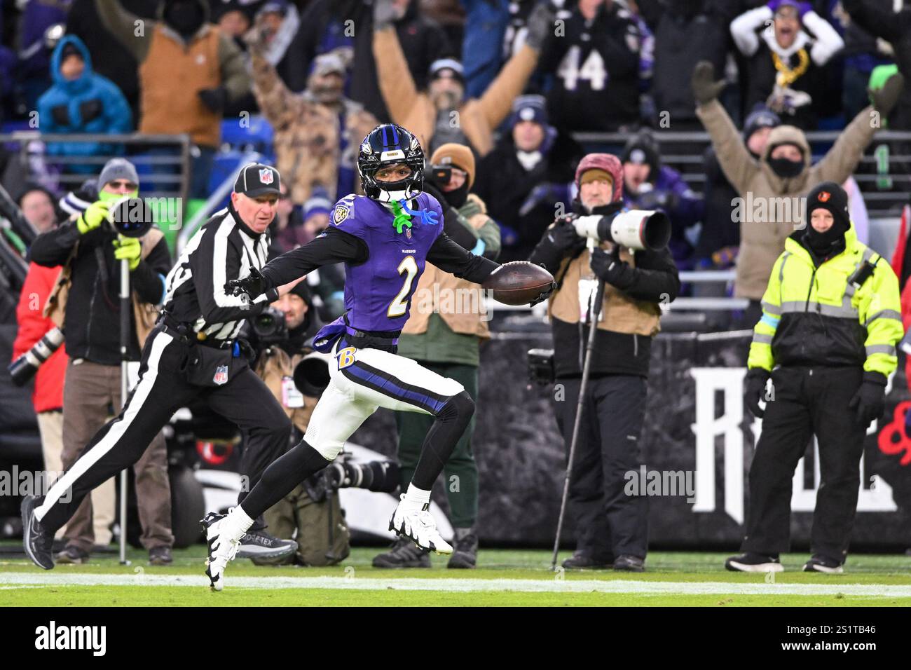 Nate wiggins ravens hi-res stock photography and images - Alamy
