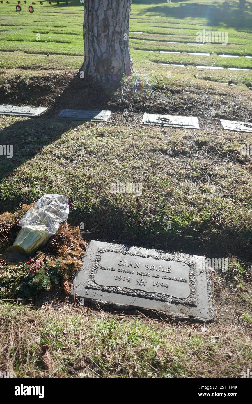 Los Angeles, California, USA 2nd January 2025 Actor Alan Soule Grave in ...