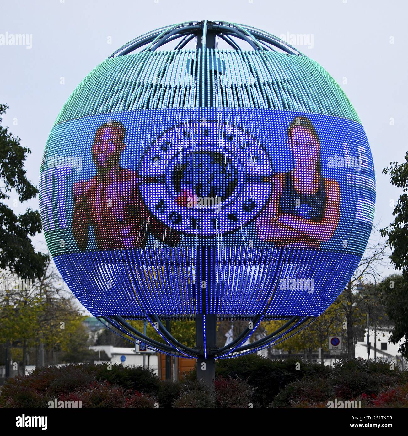 LeverKugel, an LED illuminated sphere in a roundabout that can be used ...