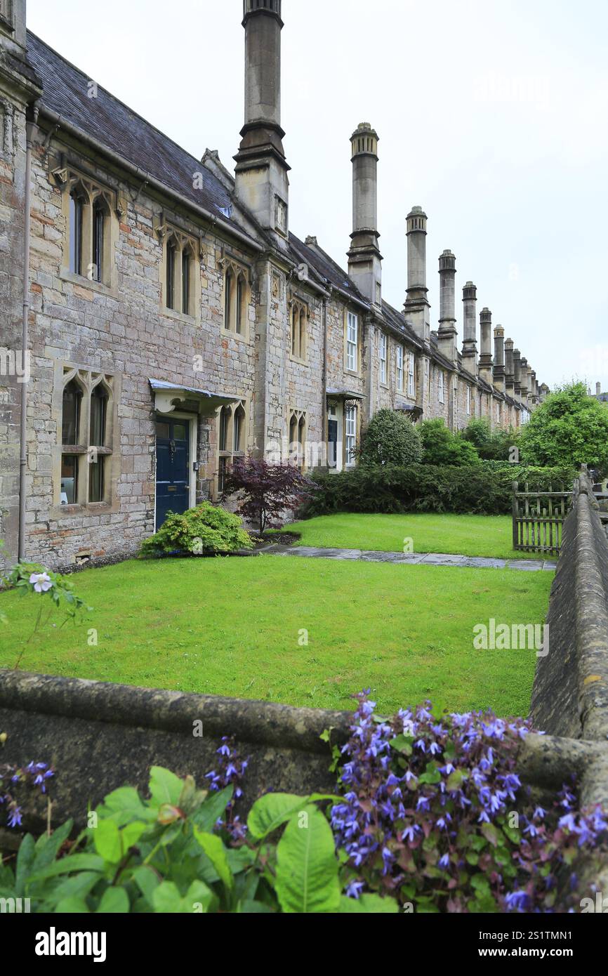 Vicar's Close, the oldest terraced housing estate in Great Britain ...