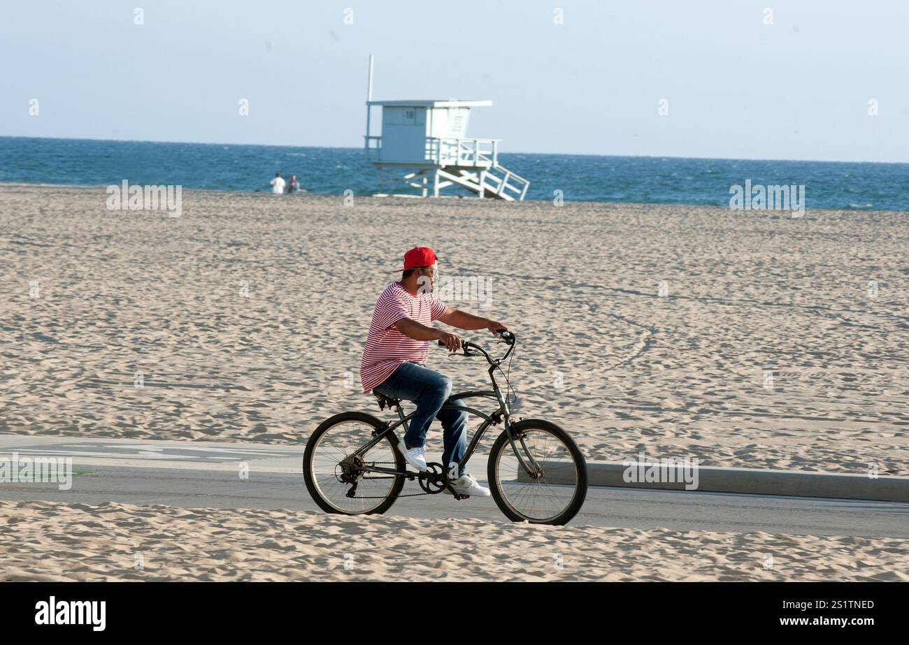 bike path, beach, people, Santa Monica, California, USA Stock Photo - Alamy