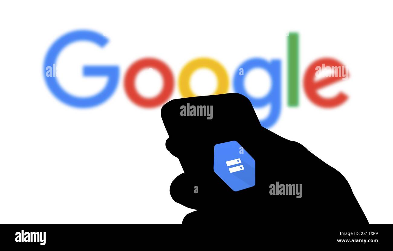 Google Cloud Storage Logo on Smartphone Stock Photo - Alamy