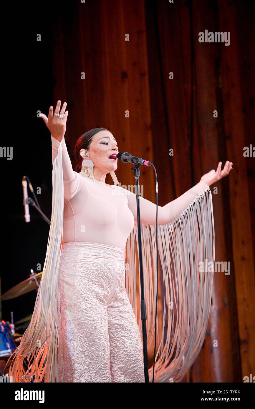 Elisapie hi-res stock photography and images - Alamy