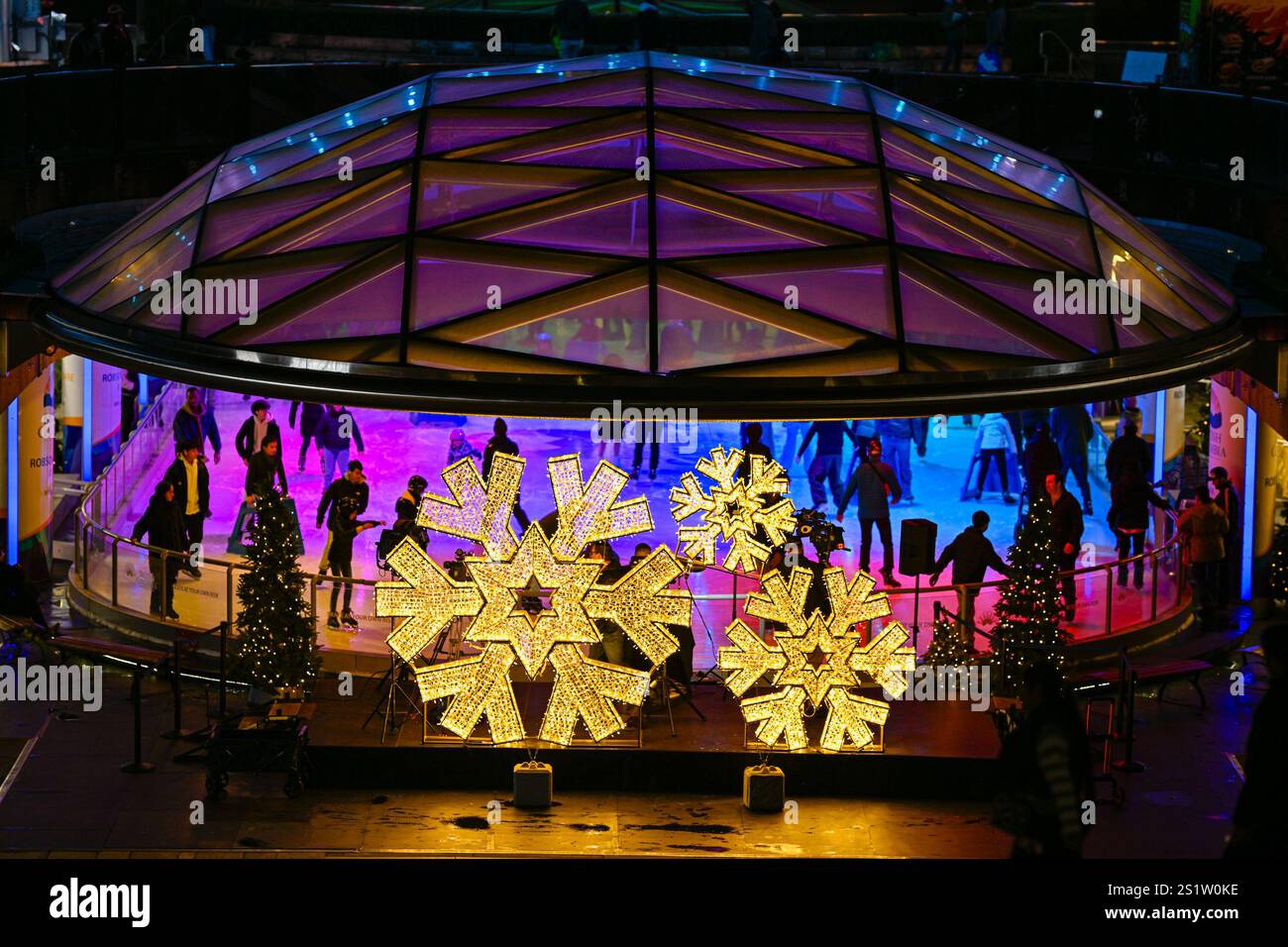 Canada robson square ice rink hi-res stock photography and images - Alamy