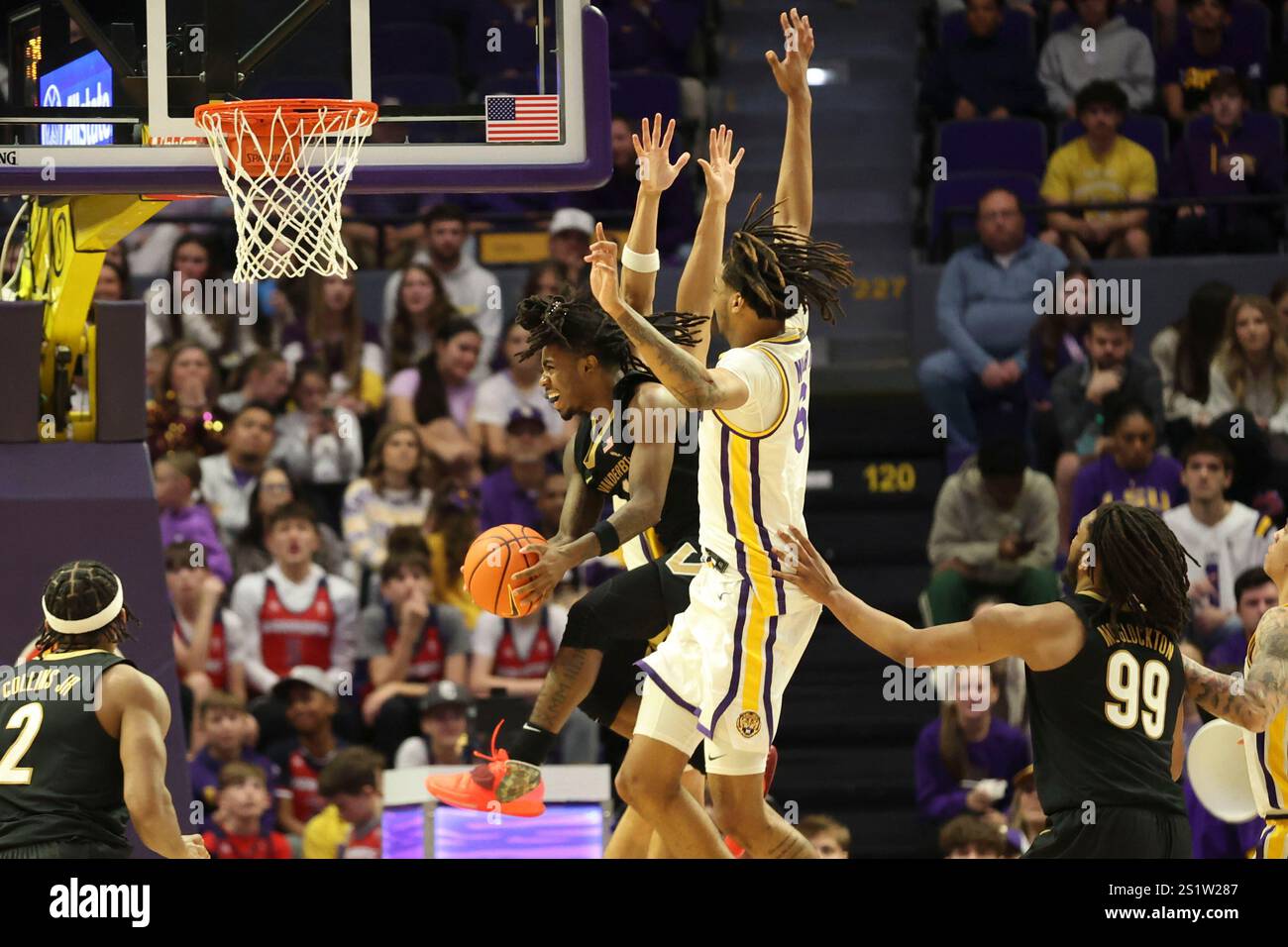Baton Rouge, United States. 04th Jan, 2025. Vanderbilt Commodores guard ...