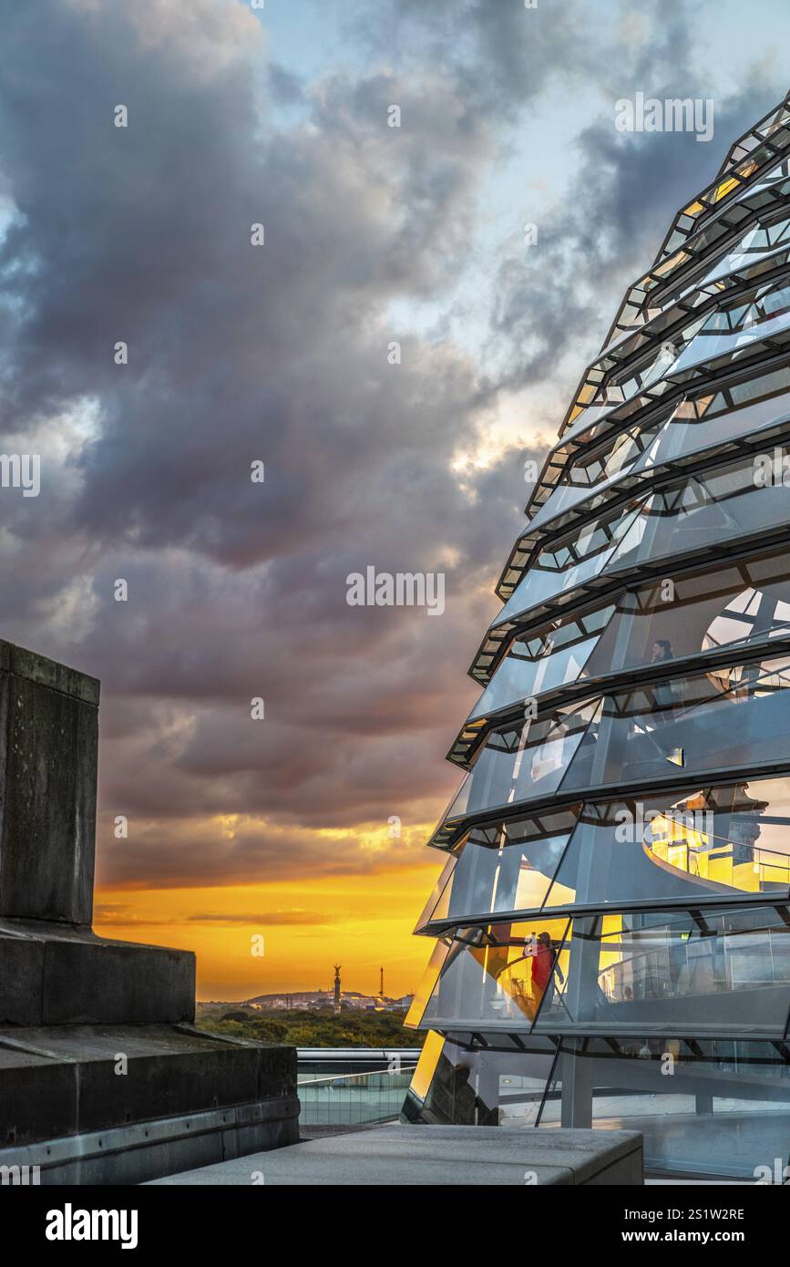 The famous roof top of the Berlin Reichstag with sunset sky Stock Photo ...