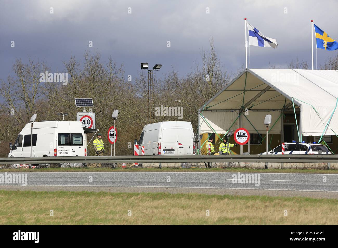 Ellund border crossing between Germany and Denmark on the A7 motorway ...