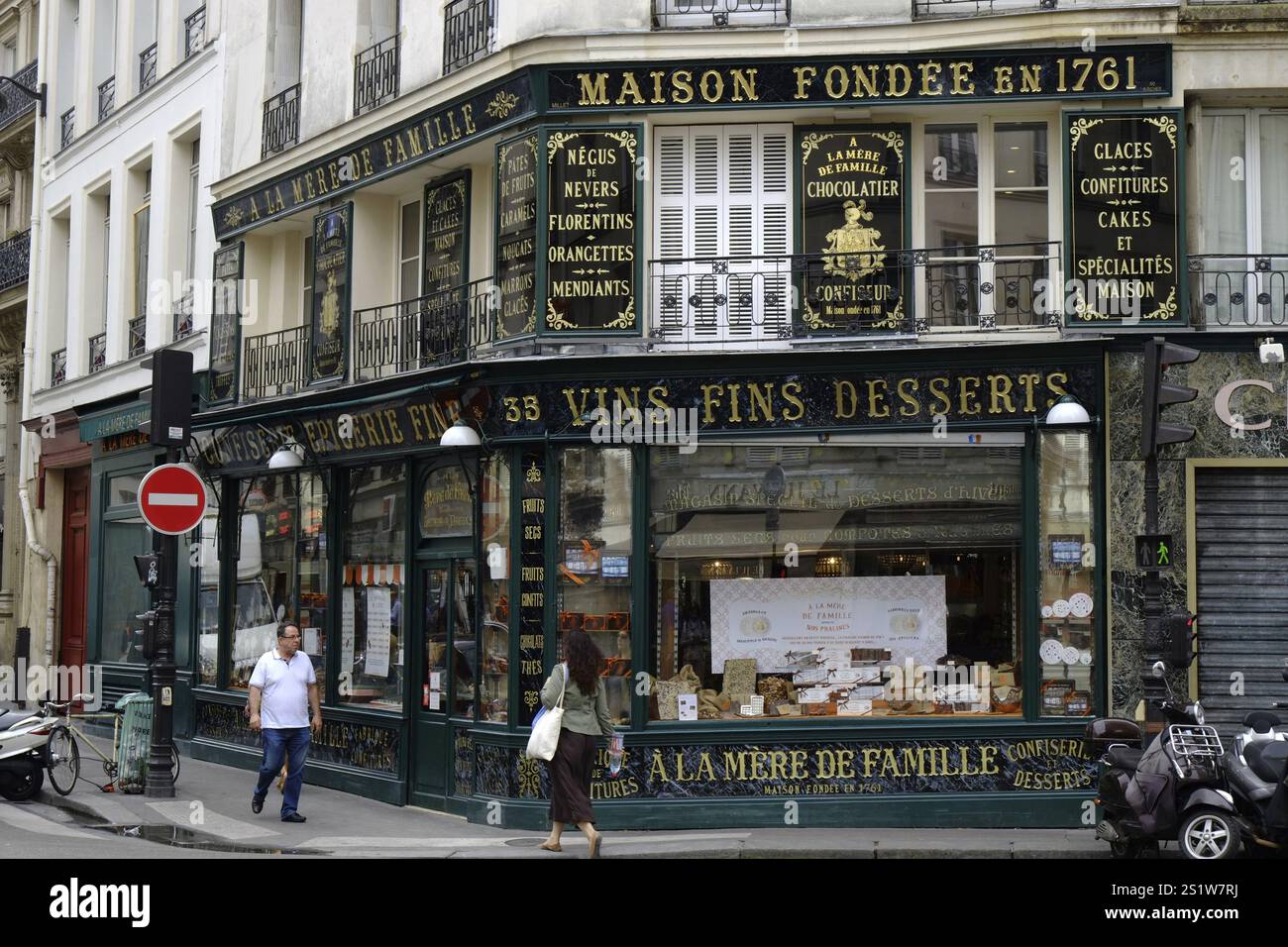 Typical delicatessen, an epicerie, all about desserts, wine and cakes ...