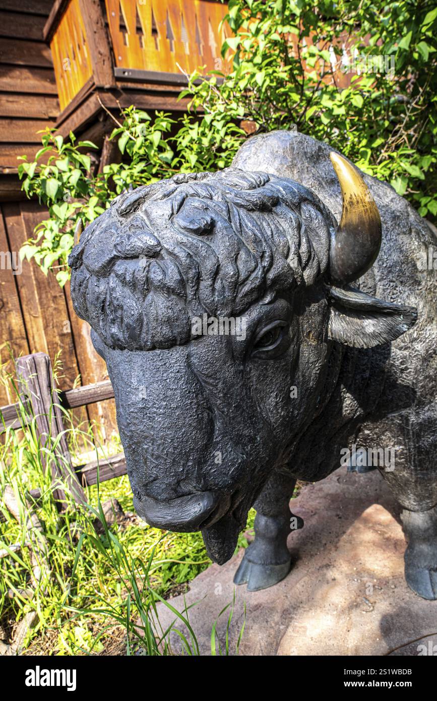 Bison sculpture at the Memorial and grave of Buffalo Bill. Sculpture at ...