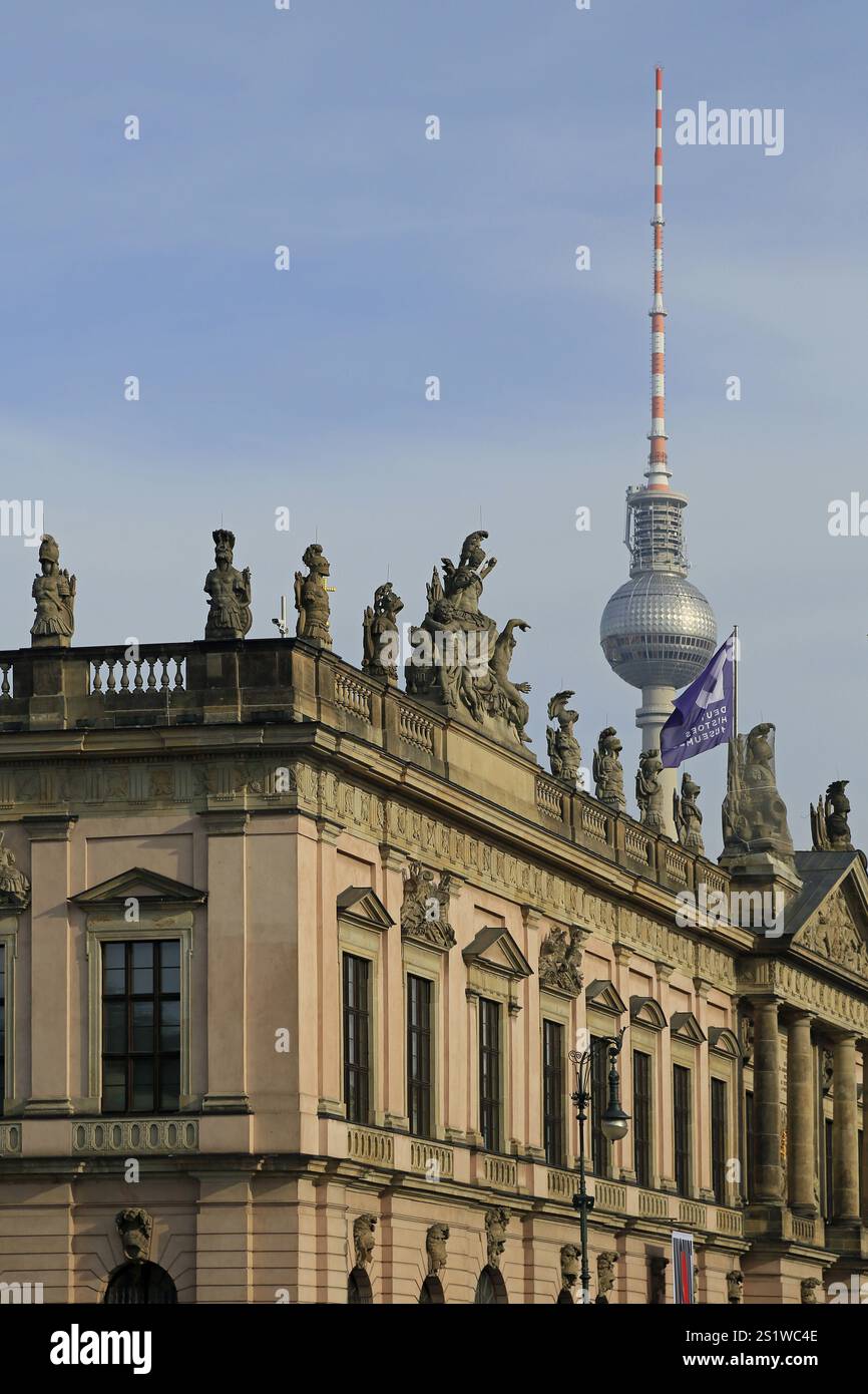 Baroque armoury, arsenal, today the German Historical Museum, behind ...