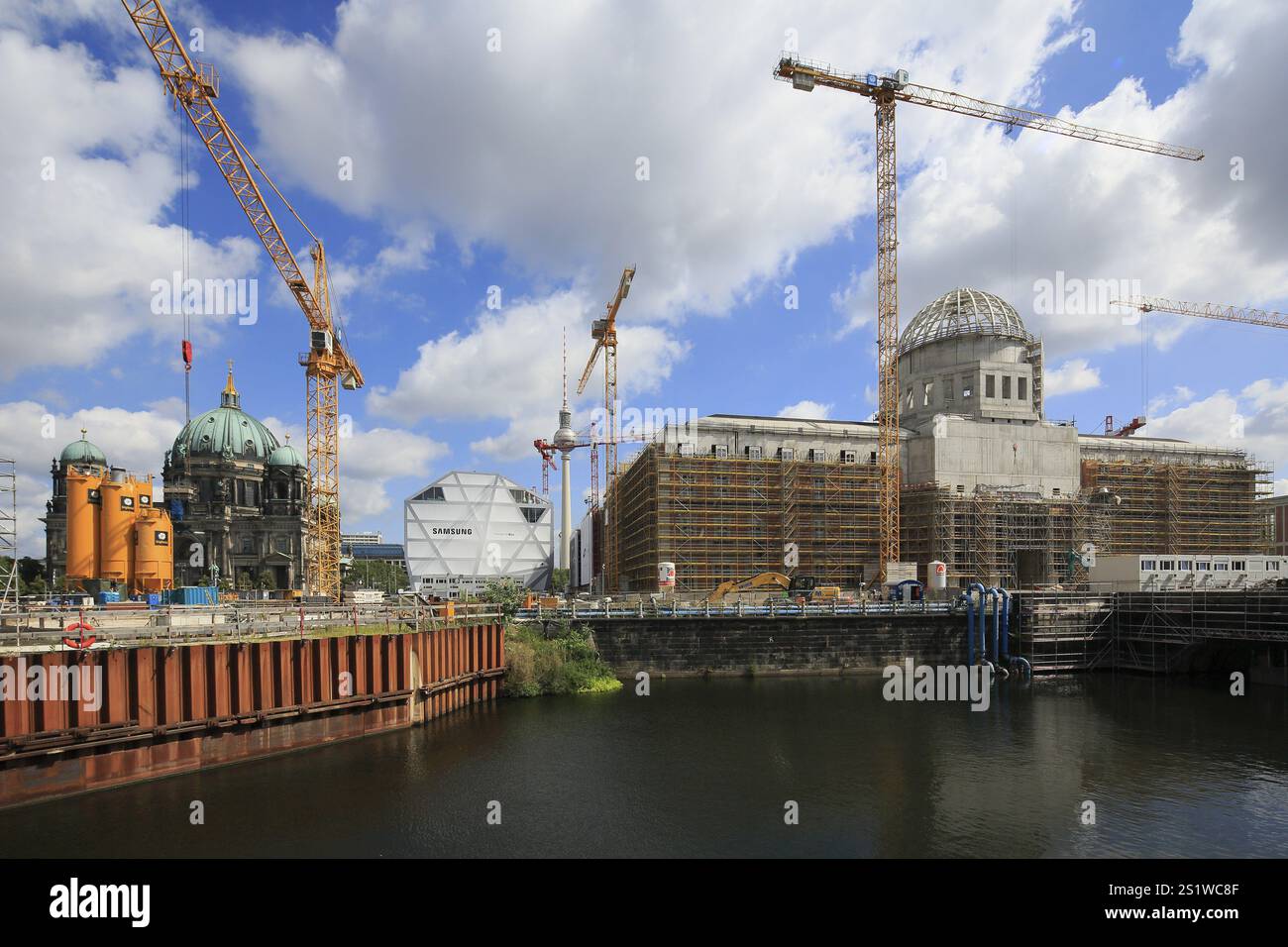 Construction site for the reconstruction of the Berlin Palace, Humbold ...