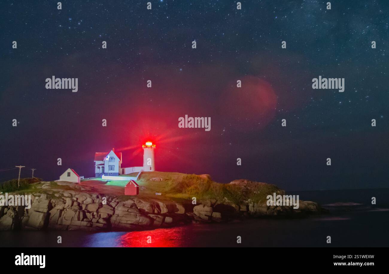 Cape Neddick Lighthouse at night under a starry sky Stock Photo - Alamy