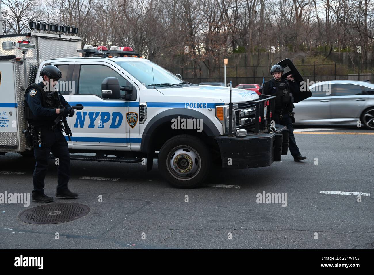 New York City Police Department Emergency Service Unit on the scene of ...