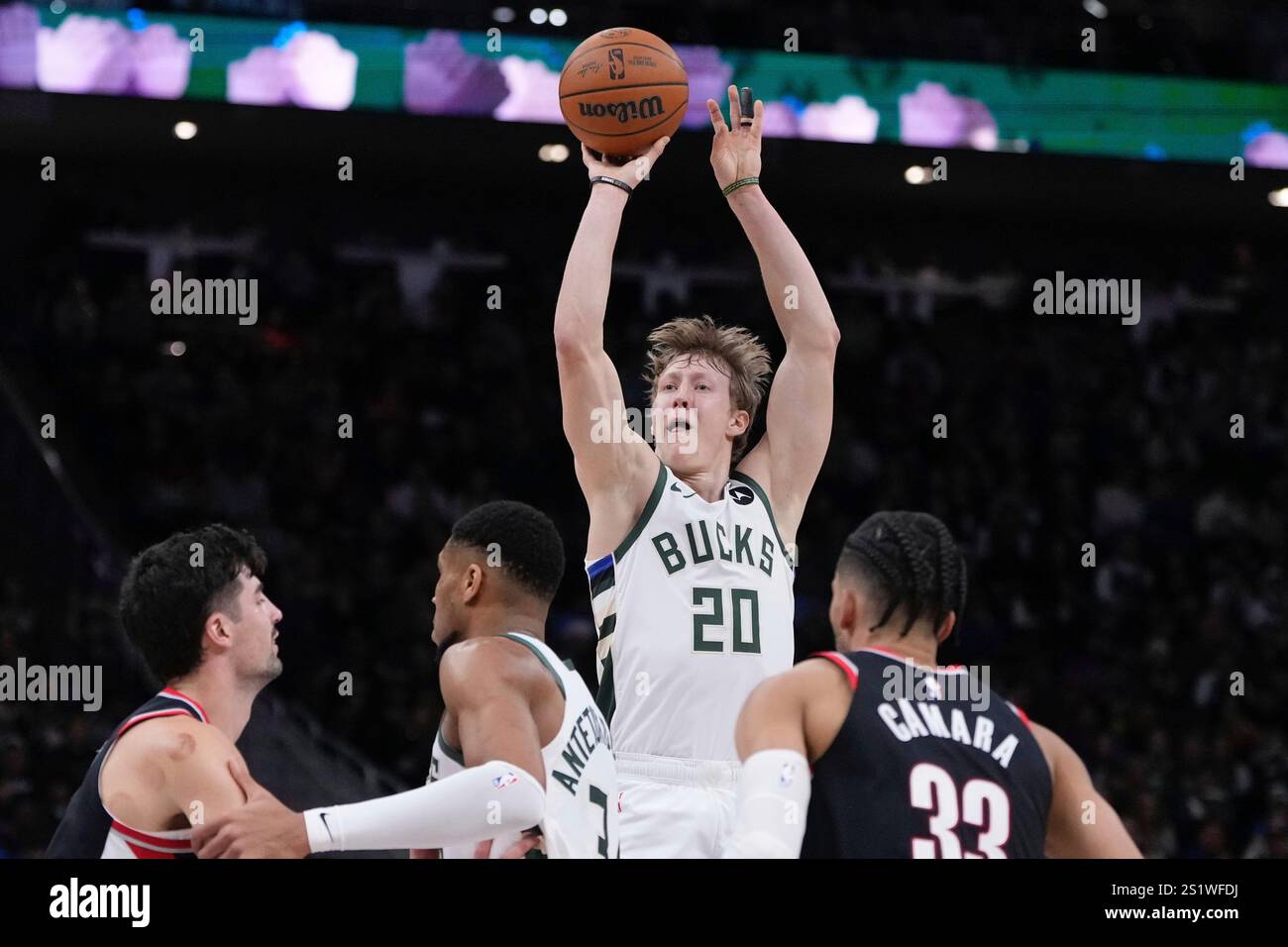 Milwaukee Bucks' AJ Green shoots a three pointer during the first half ...